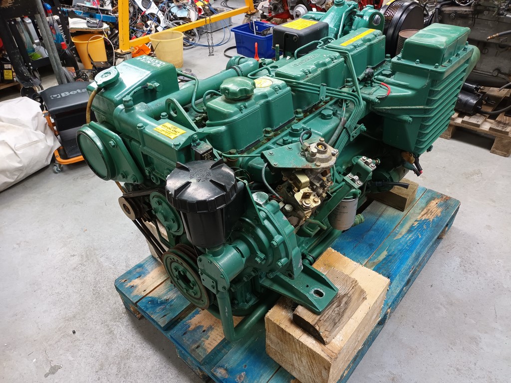moteur VOLVO AQAD41A 200cv