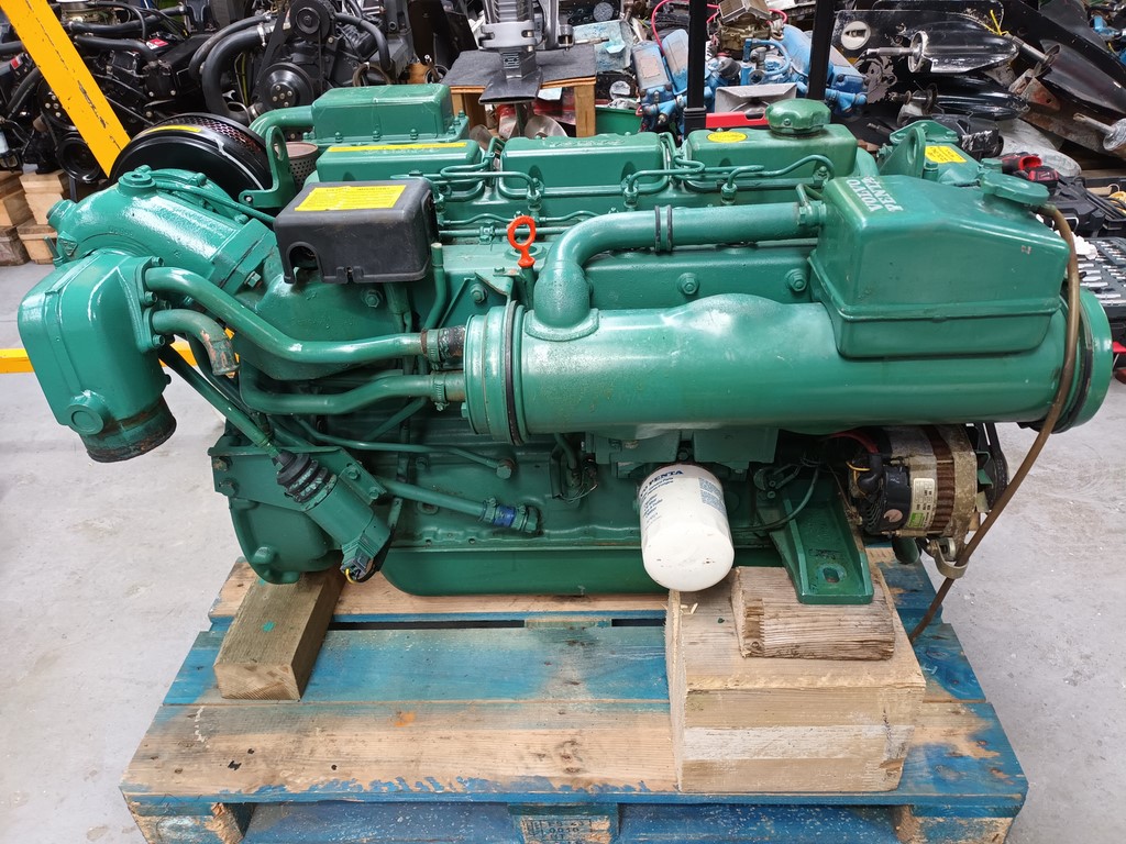 moteur VOLVO AQAD41A 200cv