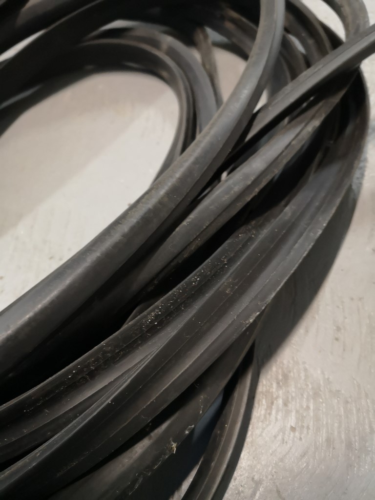 liston aluminium FOURWINNS HORIZON 180